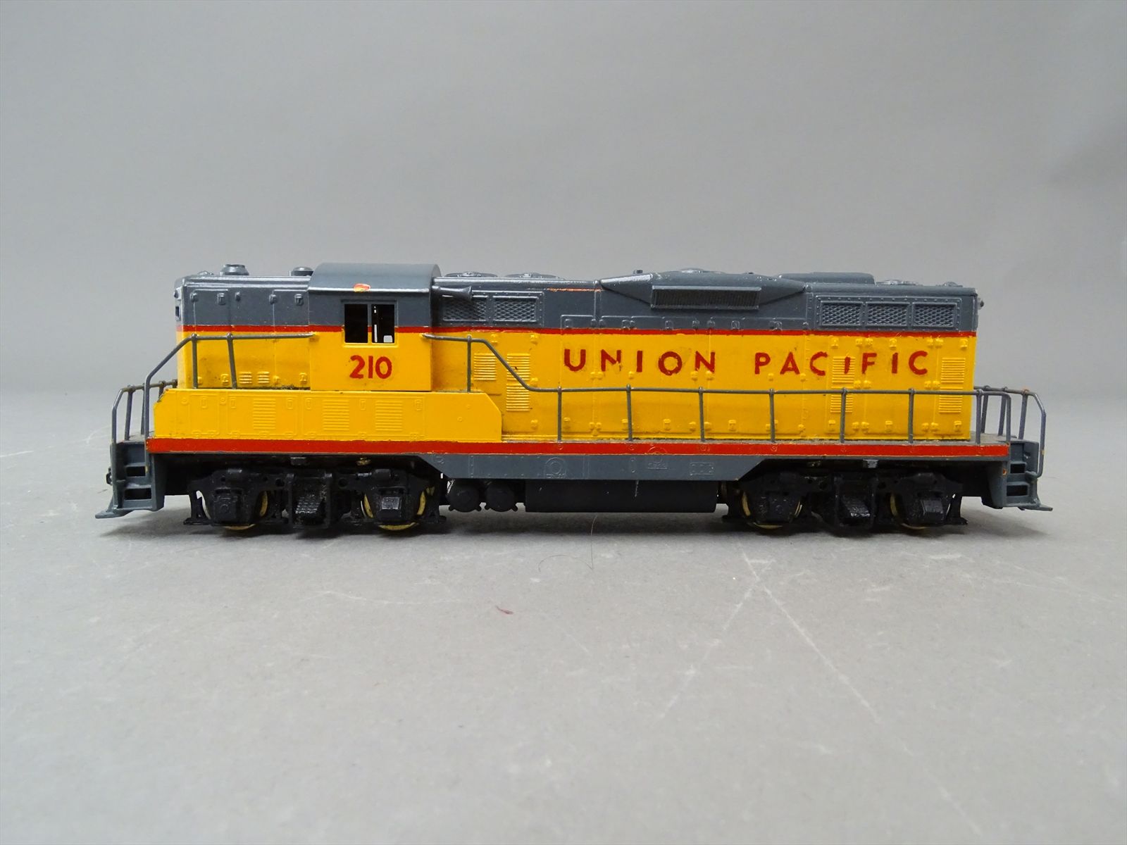 HO Brass Model - Olympic Express UP Union Pacific GP-9 #210 - Poor F/P ...
