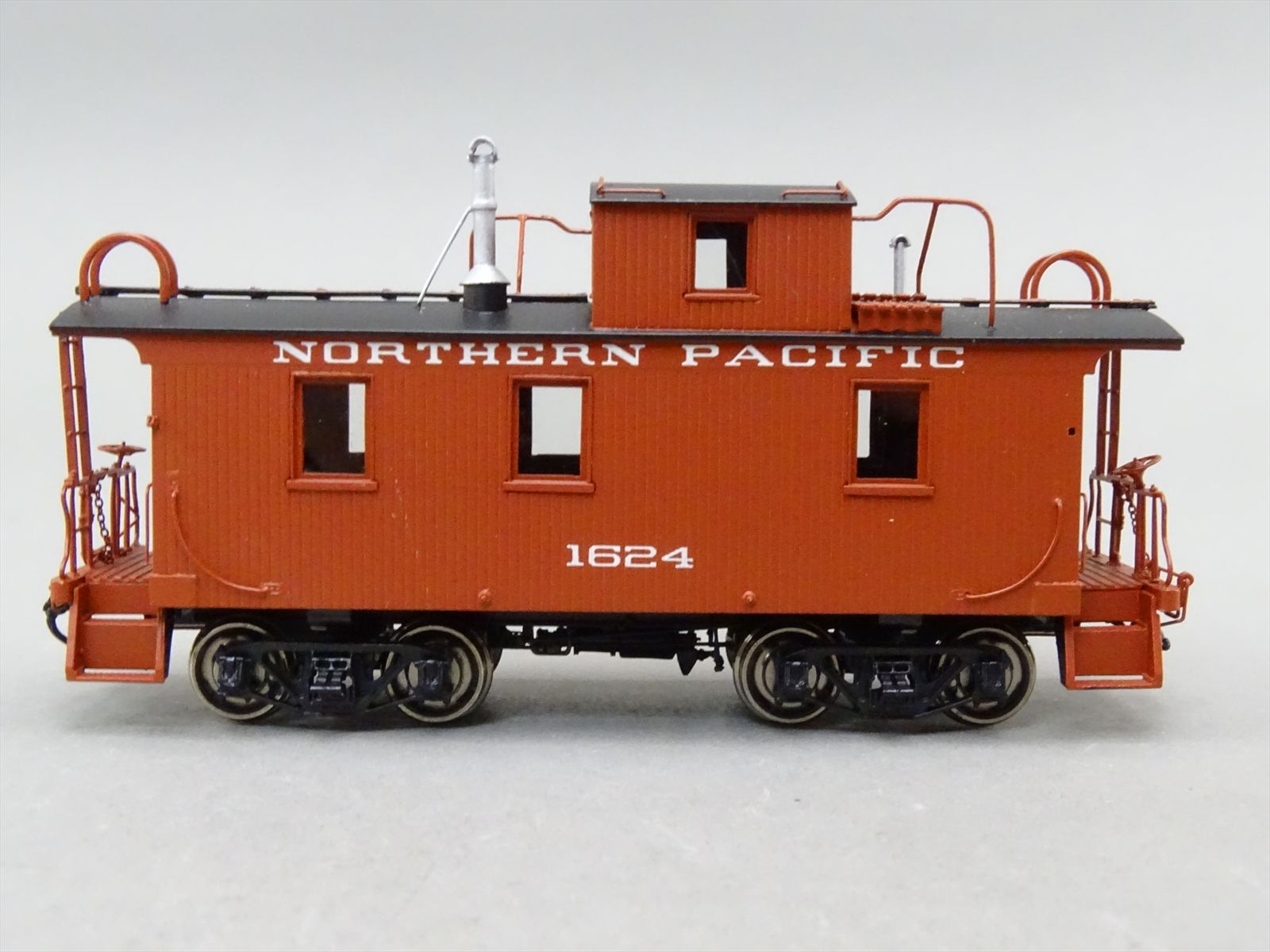 HO Brass Model - W&R NP Northern Pacific 24' Wood Caboose #1624 Version ...