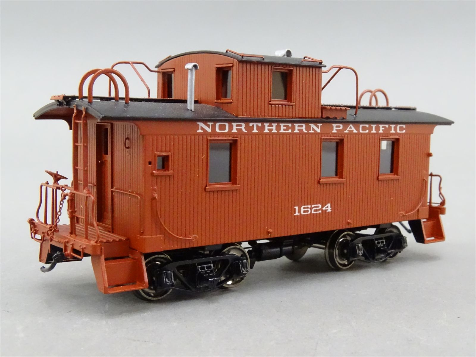 HO Brass Model - W&R NP Northern Pacific 24' Wood Caboose #1624 Version ...