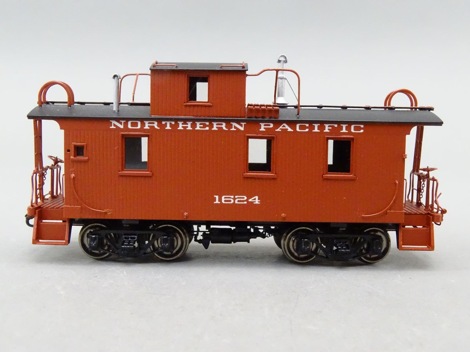 HO Brass Model - W&R NP Northern Pacific 24' Wood Caboose #1624 Version ...