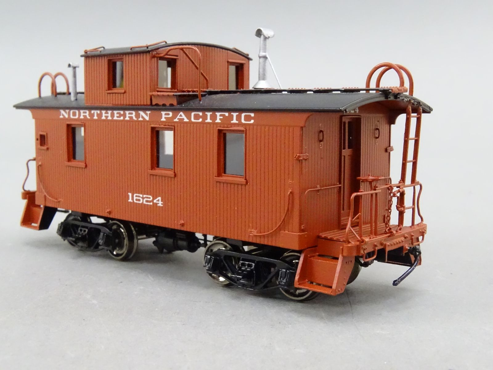 HO Brass Model - W&R NP Northern Pacific 24' Wood Caboose #1624 Version ...