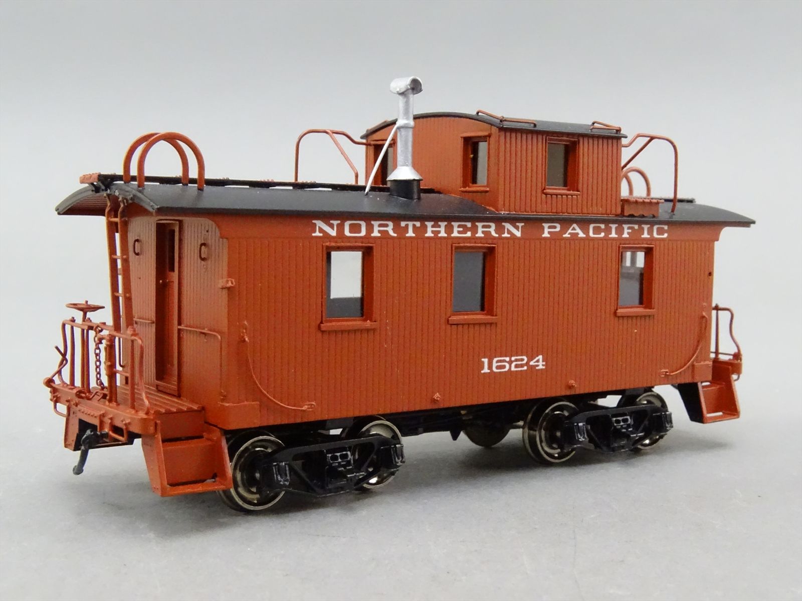 HO Brass Model - W&R NP Northern Pacific 24' Wood Caboose #1624 Version ...