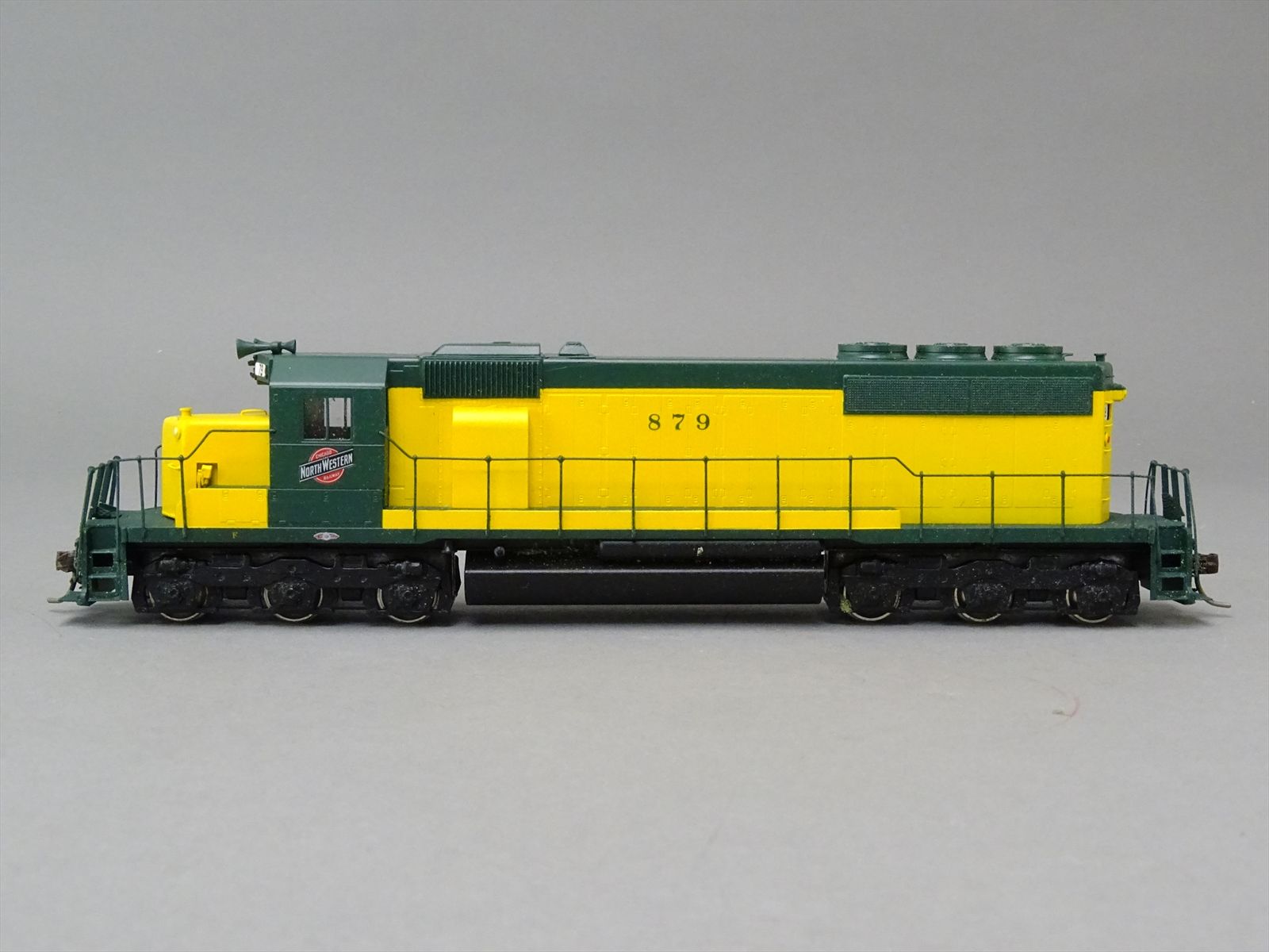 HO Brass Model - ALCO D-142 C&NW Chicago & Northwestern SD40 #879 - Custom - 1969 Run - Kumata