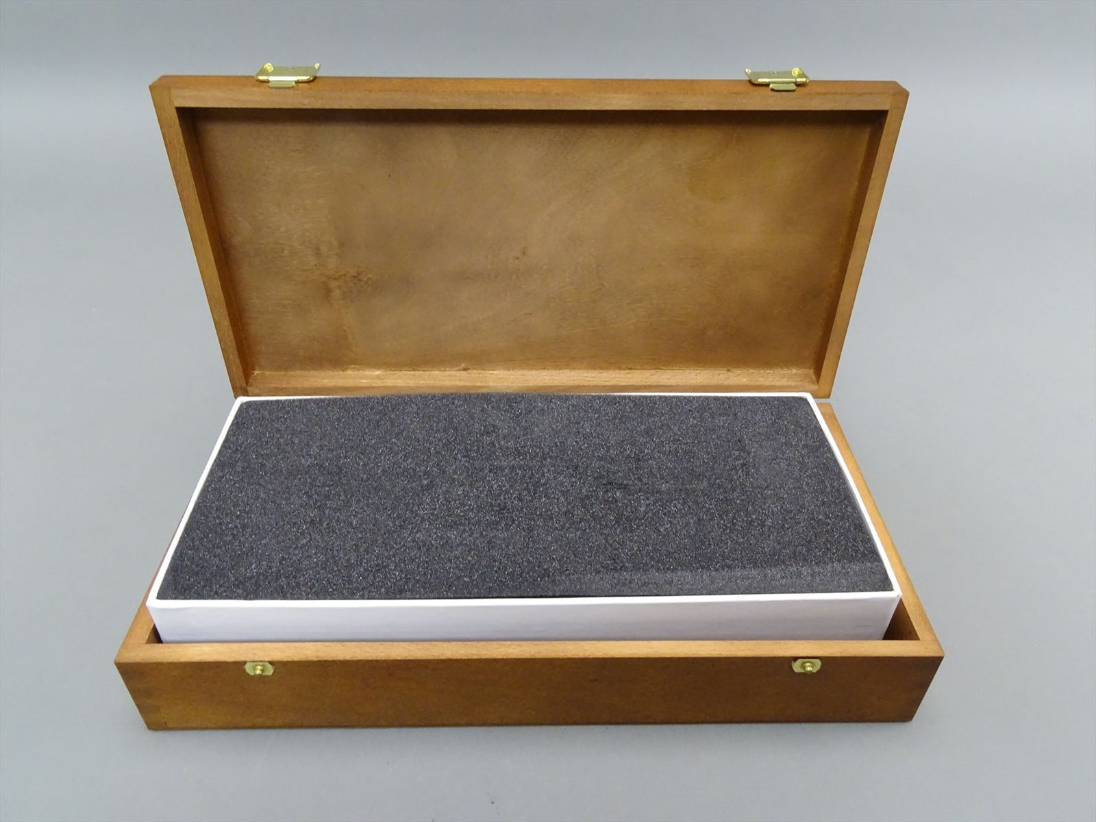 HO AC Brass Model - TFA Trix Fine Art 42227 Erfurt Hauptbahnhof Central ...