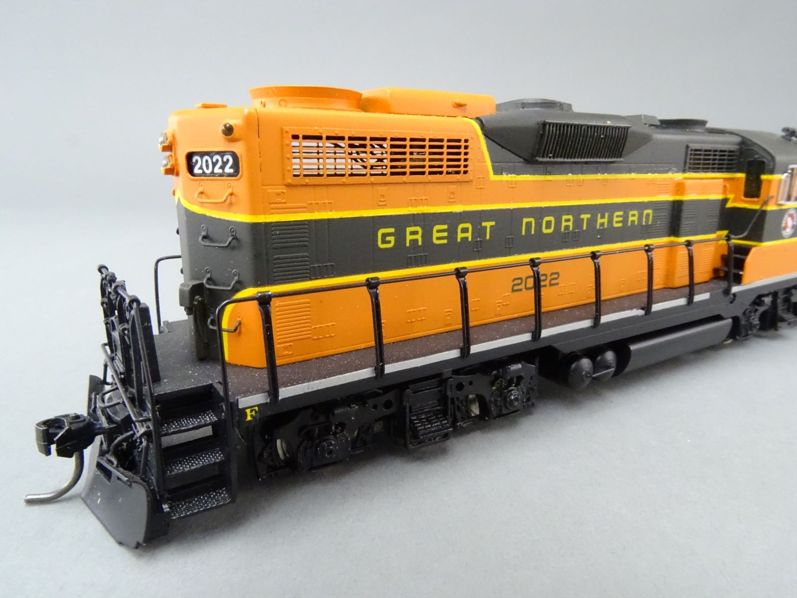 HO Brass Model - Oriental GN Great Northern EMD GP20 2000HP High Hood ...
