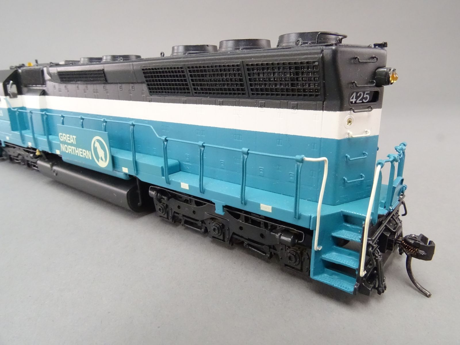 HO Brass Model - Oriental GN Great Northern EMD SD45 3600HP Low Hood ...
