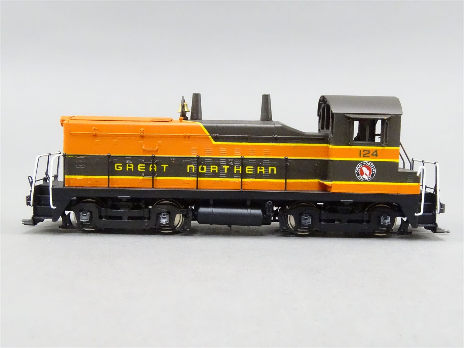 HO Brass Model - Oriental GN Great Northern EMD NW-2 1000HP Phase III ...