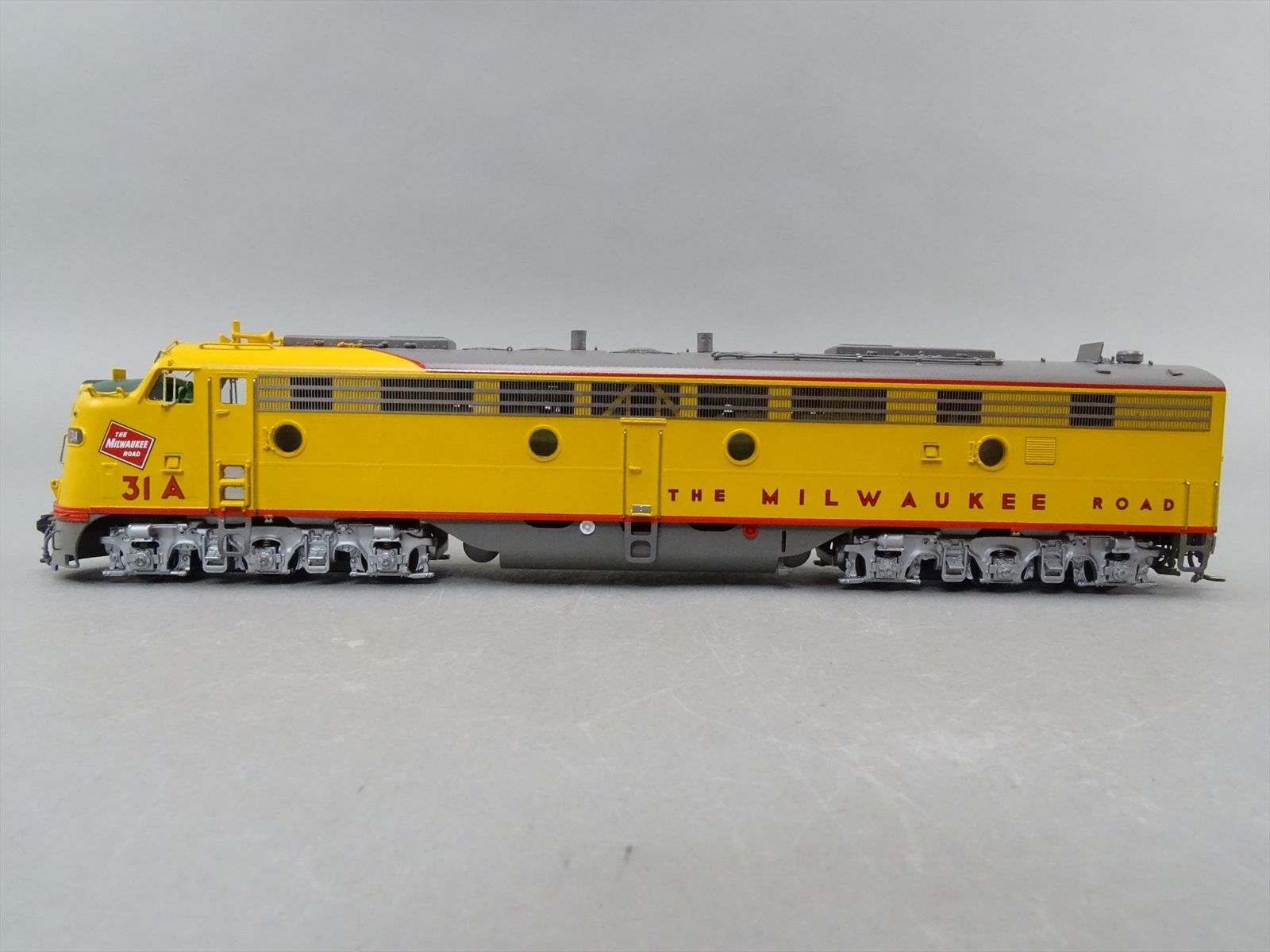 HO Brass Model - CIL 2446.1 Milwaukee E9 E9A SINGLE UNIT ONLY #31A UP Colors - F/P - Samhongsa ...