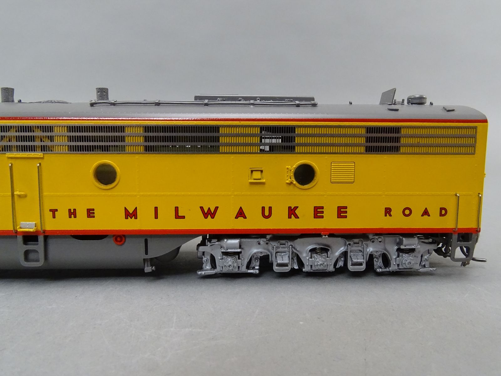 HO Brass Model - CIL 2446.1 Milwaukee E9 E9A SINGLE UNIT ONLY #31A UP Colors - F/P - Samhongsa ...