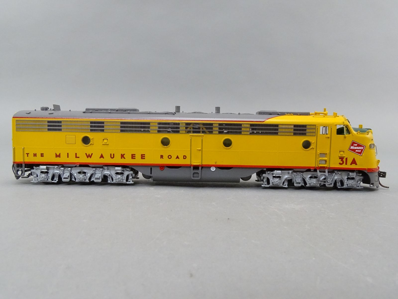 HO Brass Model - CIL 2446.1 Milwaukee E9 E9A SINGLE UNIT ONLY #31A UP Colors - F/P - Samhongsa ...