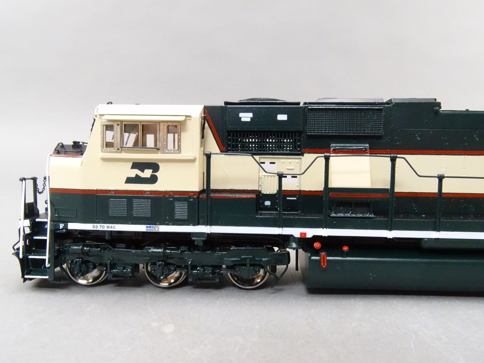 HO Brass Model - OMI 5839.1 Overland BN Burlington Northern Executive SD70MAC Diesel #9405 - F/P ...