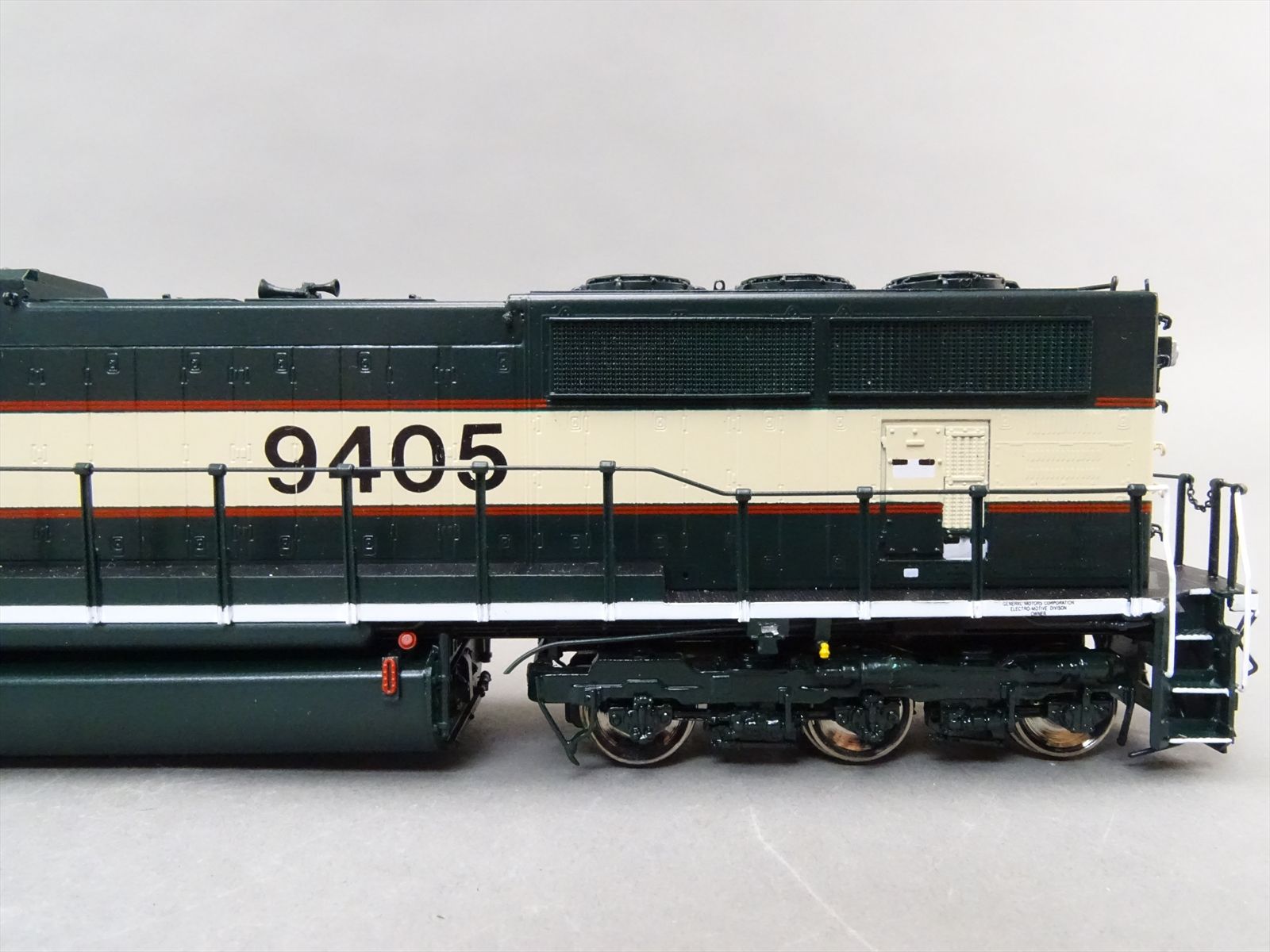 HO Brass Model - OMI 5839.1 Overland BN Burlington Northern Executive SD70MAC Diesel #9405 - F/P ...