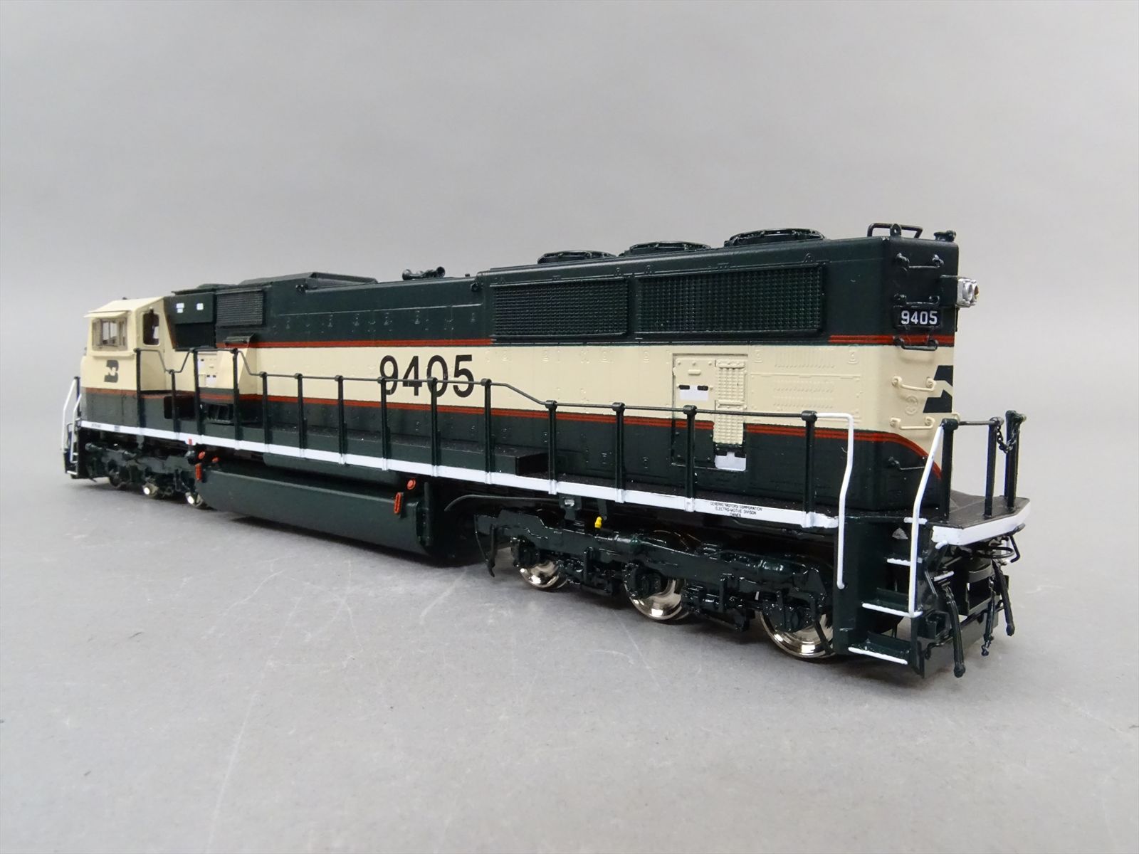 HO Brass Model - OMI 5839.1 Overland BN Burlington Northern Executive SD70MAC Diesel #9405 - F/P ...