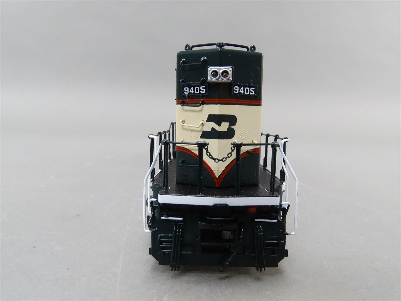 HO Brass Model - OMI 5839.1 Overland BN Burlington Northern Executive SD70MAC Diesel #9405 - F/P ...