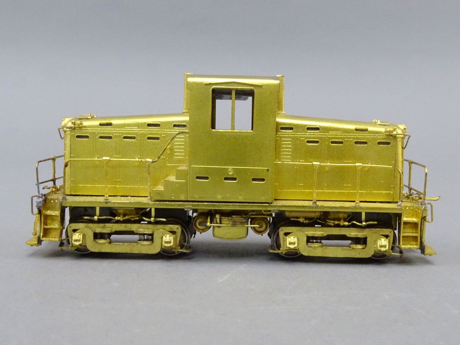 HO Brass Model - OMI 1981 Milwaukee Road Whitcomb Switcher - Unpainted ...