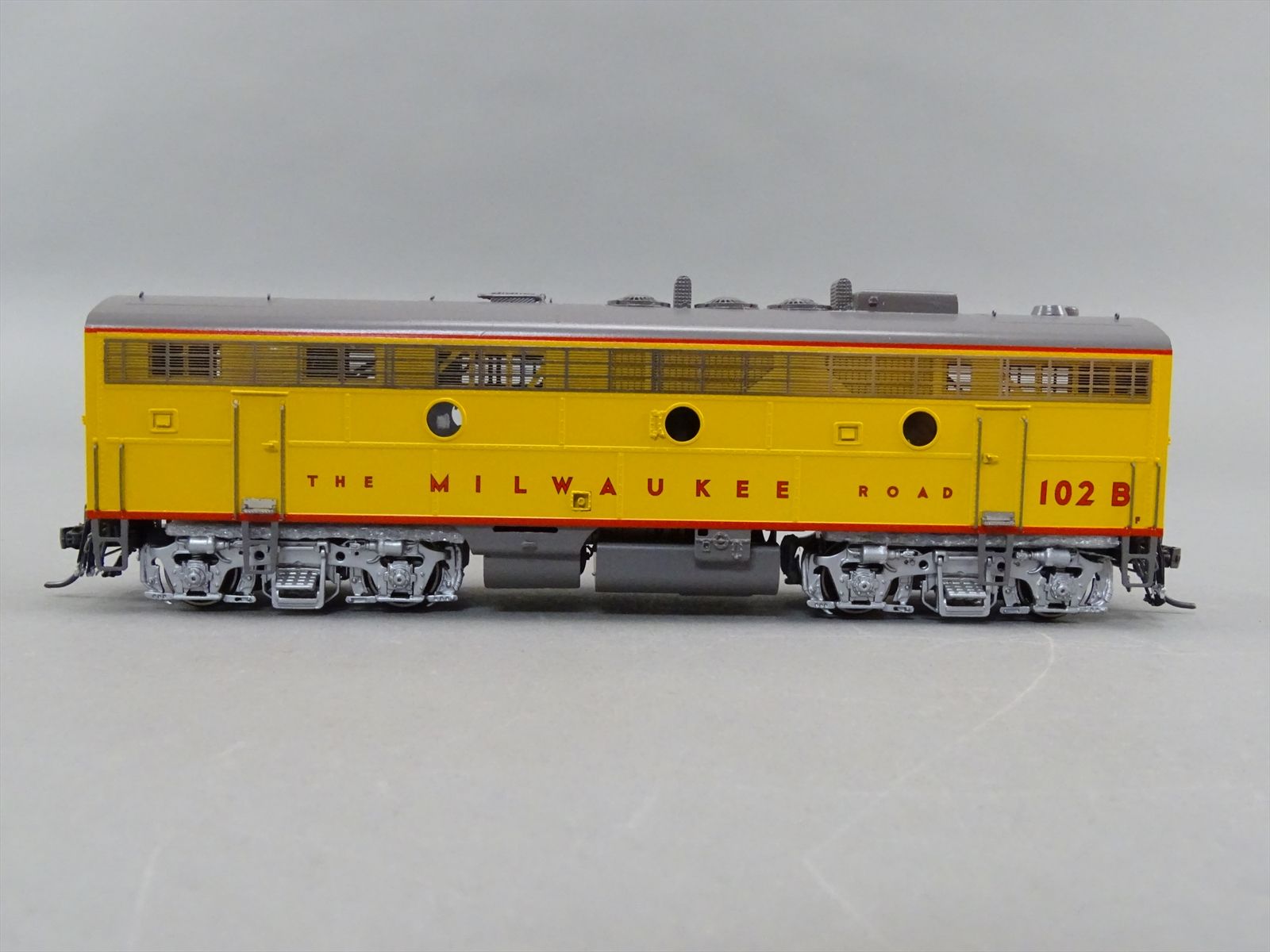 HO Brass Model - DP 2096UB Milwaukee Road F7 F7B B-Unit #102B - F/P ...