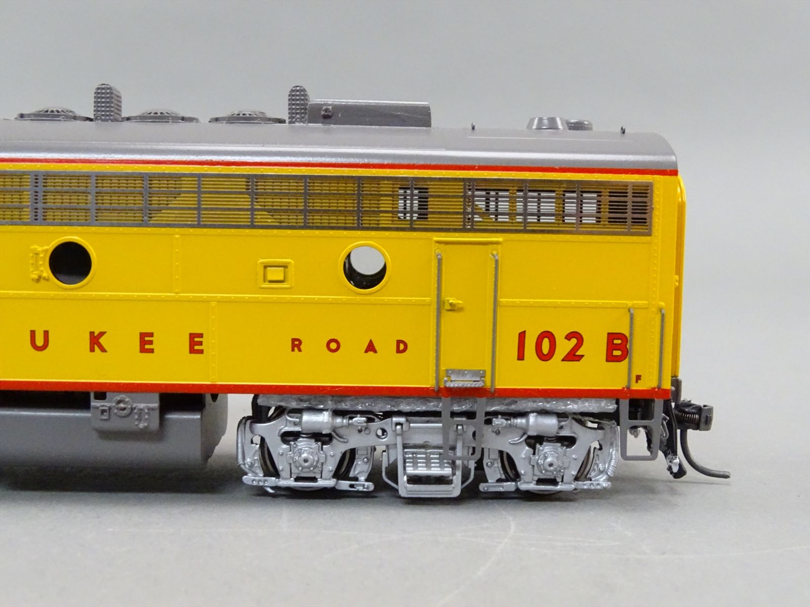 HO Brass Model - DP 2096UB Milwaukee Road F7 F7B B-Unit #102B - F/P ...