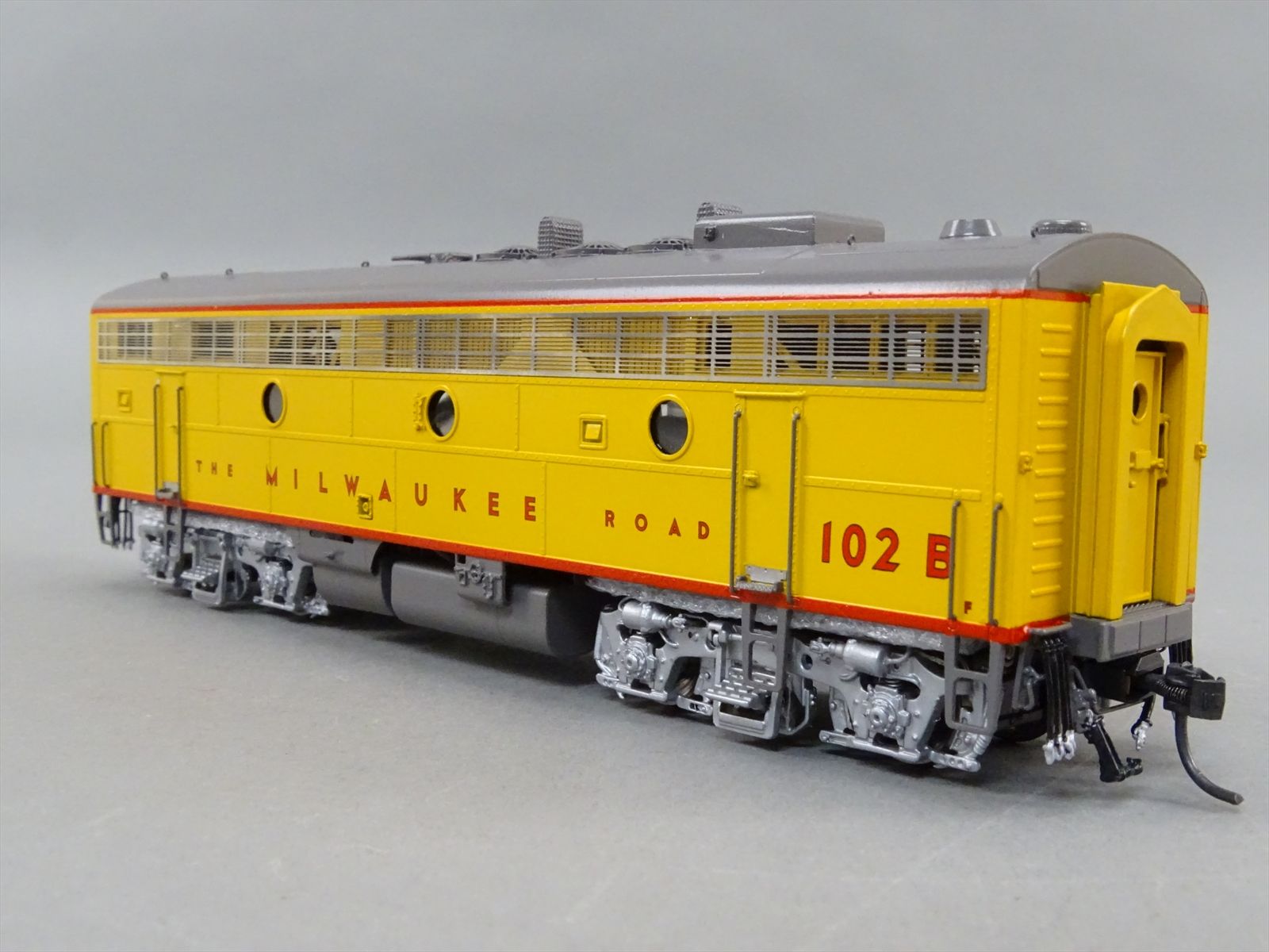 HO Brass Model - DP 2096UB Milwaukee Road F7 F7B B-Unit #102B - F/P ...