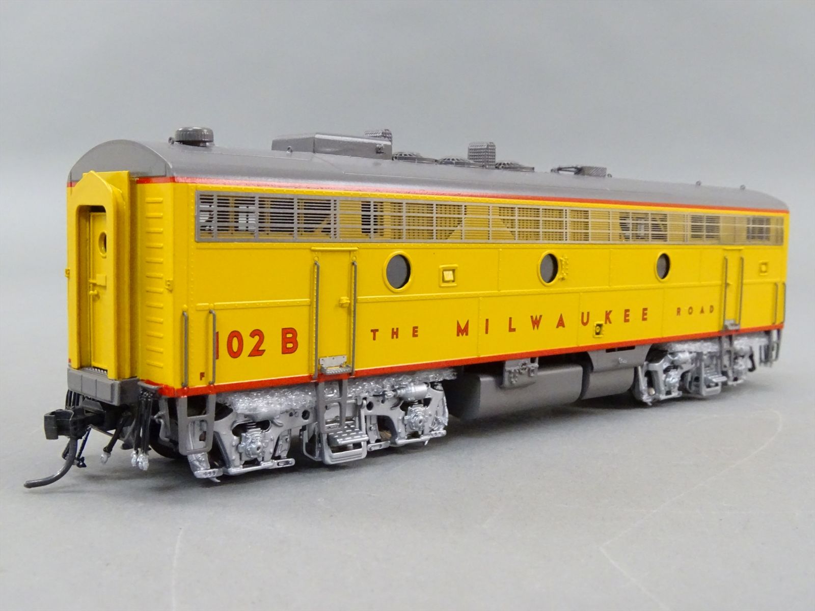 HO Brass Model - DP 2096UB Milwaukee Road F7 F7B B-Unit #102B - F/P ...