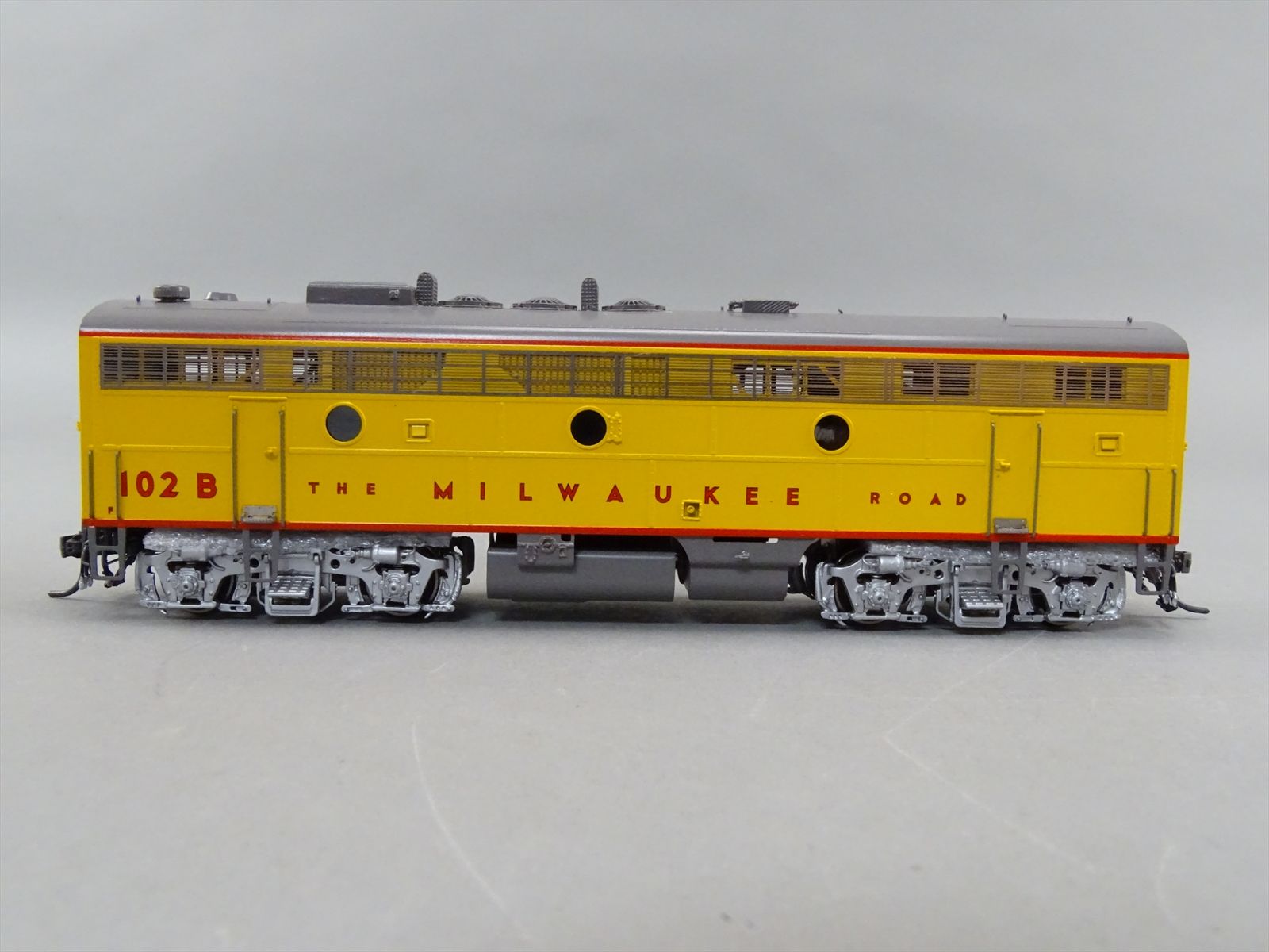 HO Brass Model - DP 2096UB Milwaukee Road F7 F7B B-Unit #102B - F/P ...
