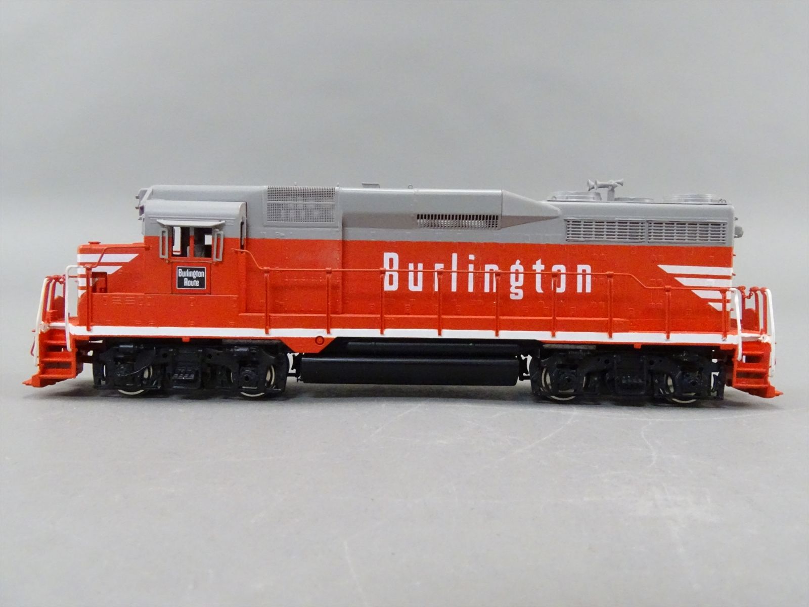 HO Brass Model - Oriental P785 CB&Q Burlington GP-30 Low Hood Phase I ...