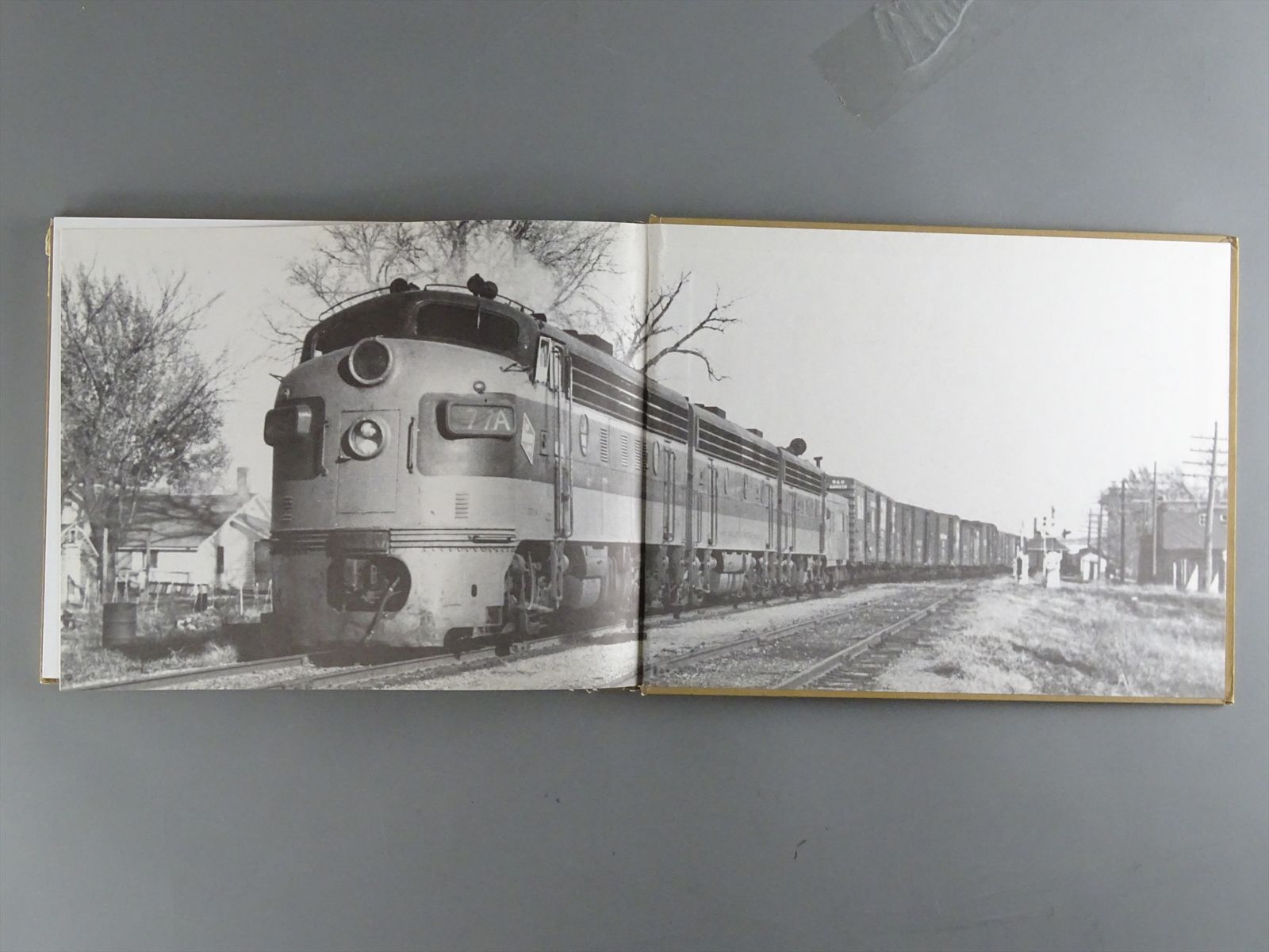 Railroad Book - Milwaukee Road Remembered - Jim Scribbins - 167 pages