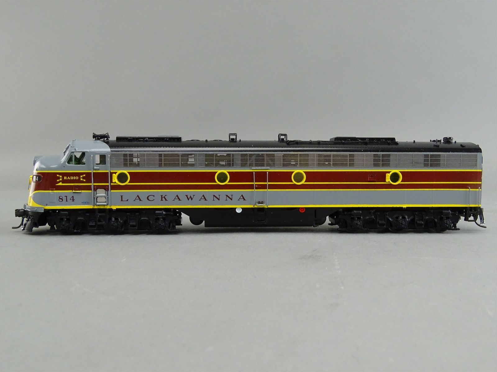 HO Brass Model - CIL 2443.1 EL Erie Lackawanna E8 E8A A-A Set #814 + #817 - F/P - 2005 Run ...