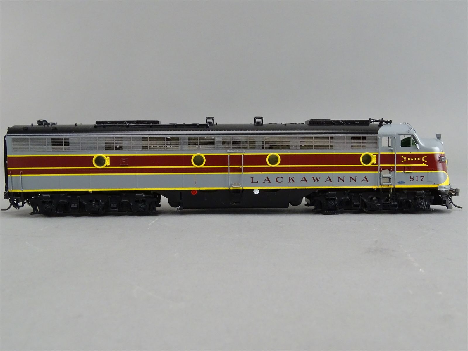 HO Brass Model - CIL 2443.1 EL Erie Lackawanna E8 E8A A-A Set #814 + #817 - F/P - 2005 Run ...