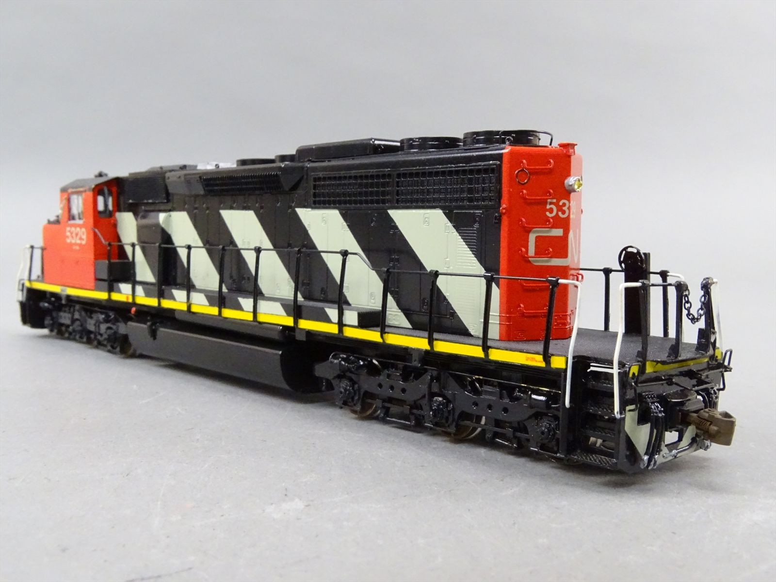 HO Brass Model - OMI 5306 CN CNR SD40-2 SD40-2W Wide Cab #5329 - Custom - 1988 Run - Made in Korea