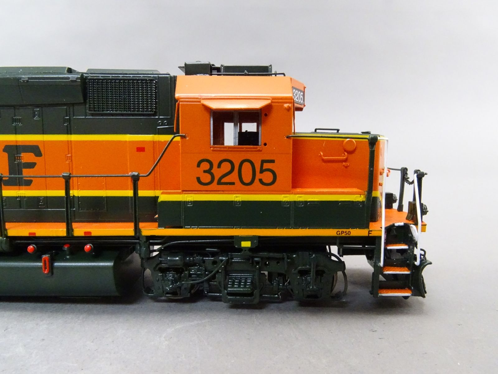 HO Brass Model - OMI 5624.1 BNSF Burlington Northern Santa Fe GP50 #3205 - F/P - 1999 Run