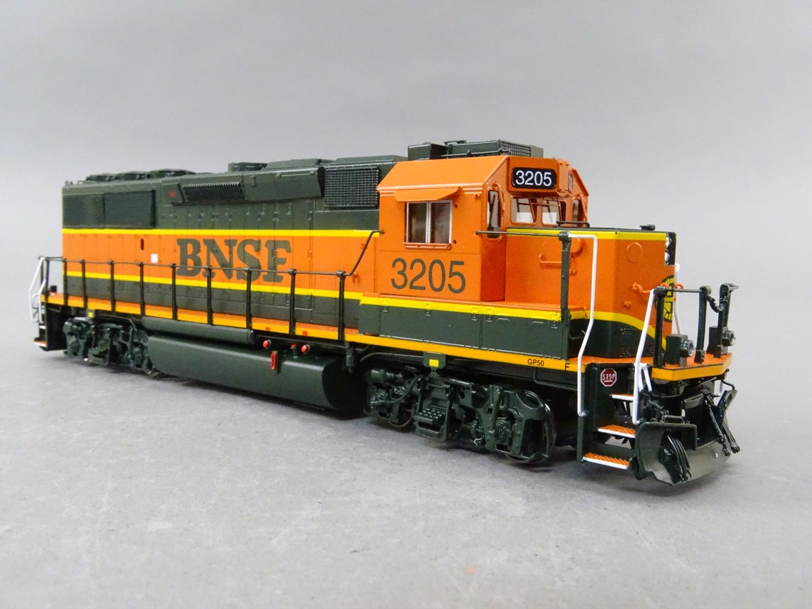 HO Brass Model - OMI 5624.1 BNSF Burlington Northern Santa Fe GP50 #3205 - F/P - 1999 Run