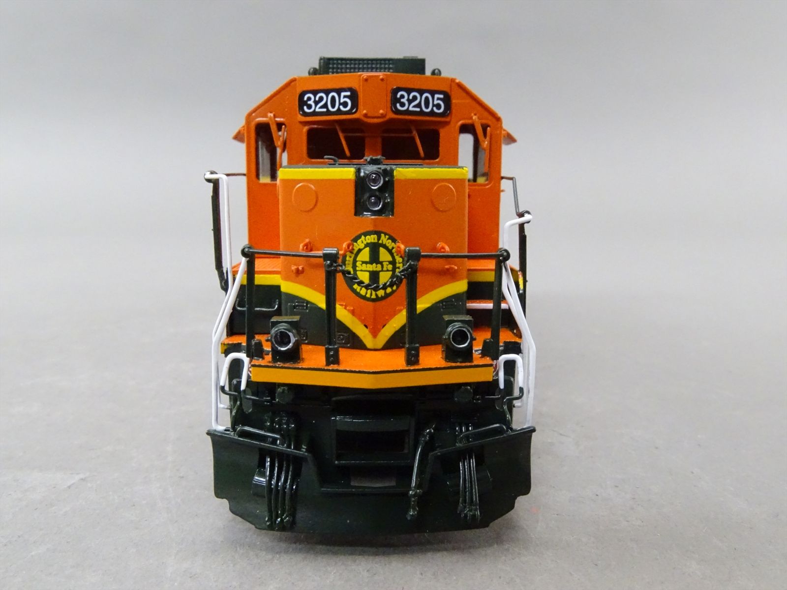 HO Brass Model - OMI 5624.1 BNSF Burlington Northern Santa Fe GP50 #3205 - F/P - 1999 Run