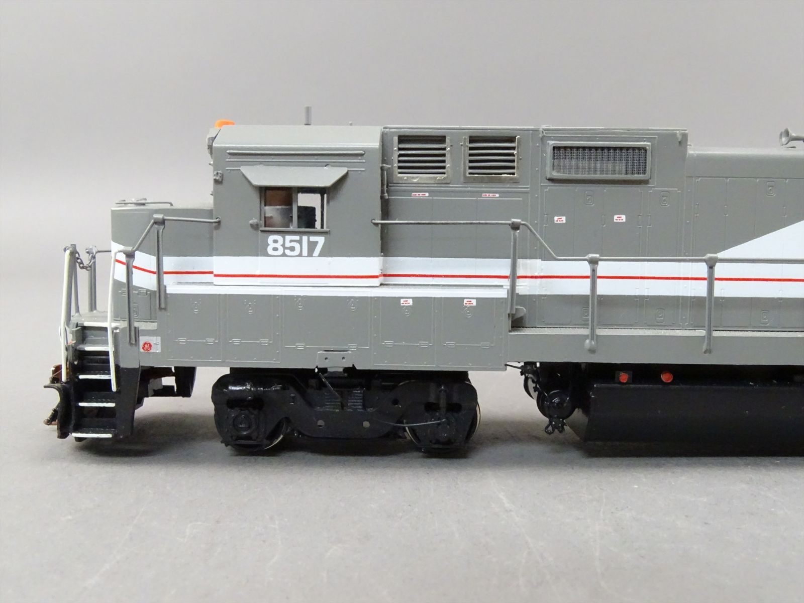 HO Brass Model - OMI 5132 LMX Dash 8 B39 BN Lease #8517 - Custom - 1988 Run - Ajin