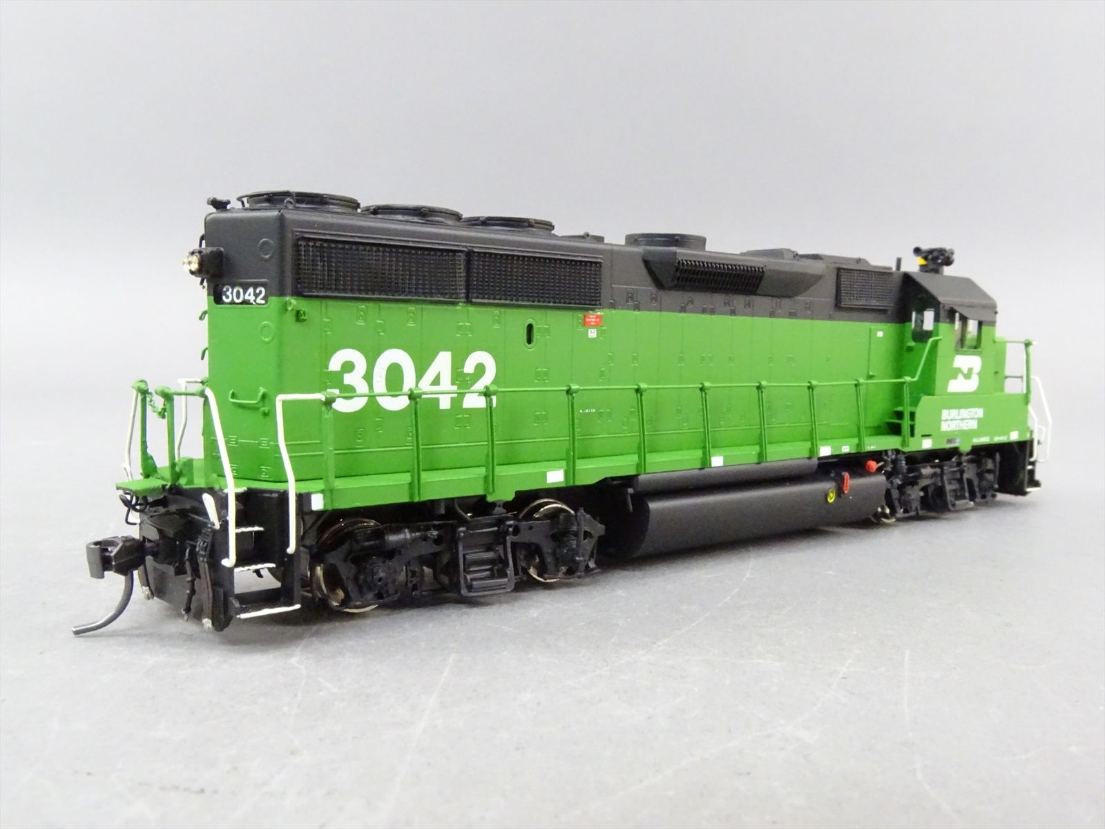 HO Brass Model - OMI 5572 BN Burlington Northern GP40-2 #3042 Late 1980's - Custom - 1993 Run ...