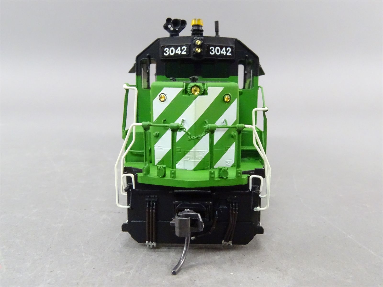 HO Brass Model - OMI 5572 BN Burlington Northern GP40-2 #3042 Late 1980's - Custom - 1993 Run ...