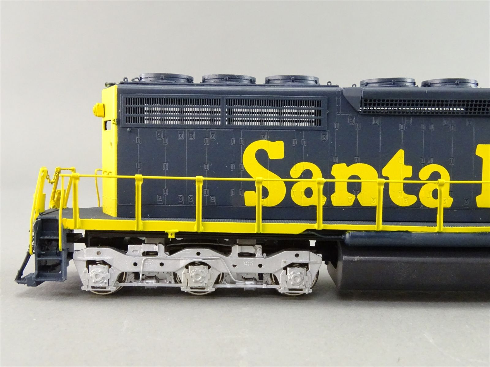 HO Brass Model - OMI 1933 AT&SF Santa Fe SD40 Low Hood #5019 - Custom - 1986 Run - Ajin