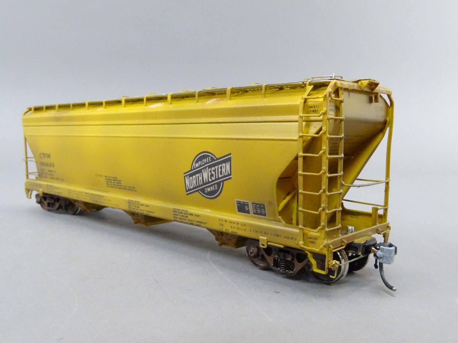 HO Brass Model - OMI 3090 C&NW Chicago & Northwestern ACF 3 Bay ...