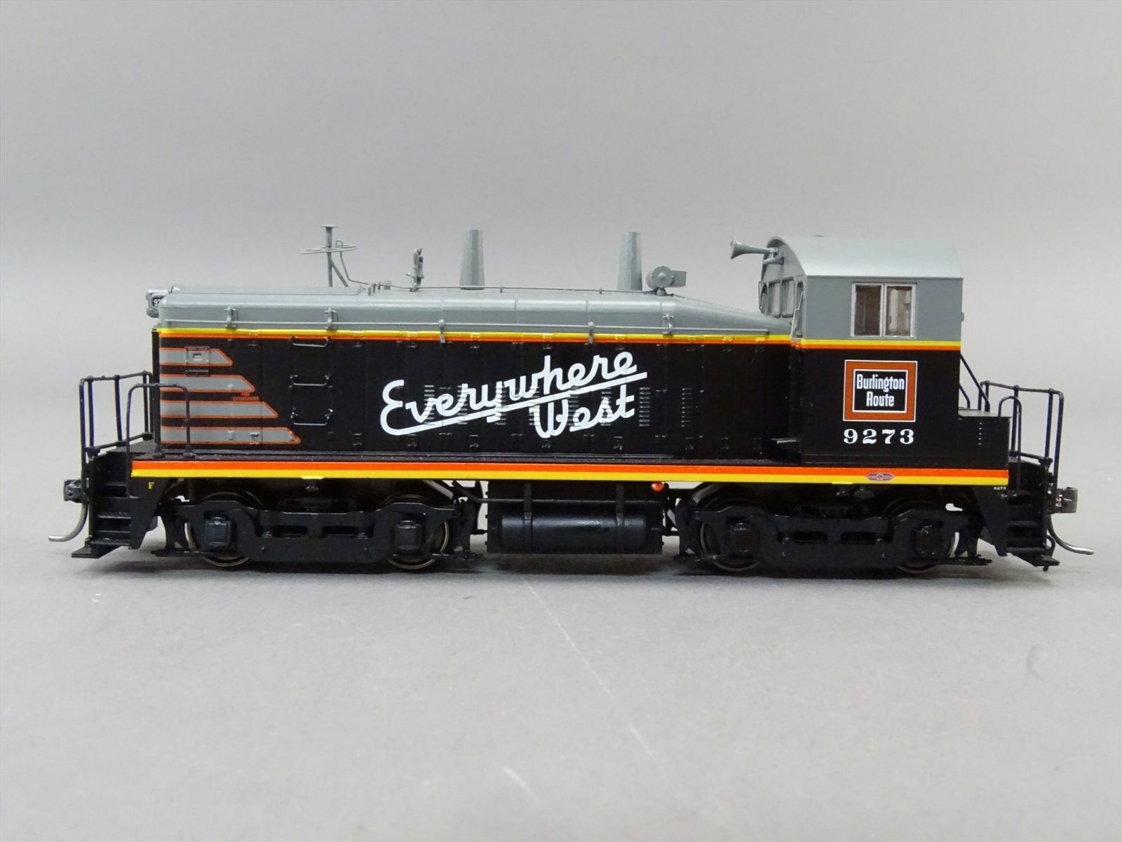 HO Plastic Model - Rapido 27510 EMD SW1200 CB&Q Burlington #9273 - F/P ...