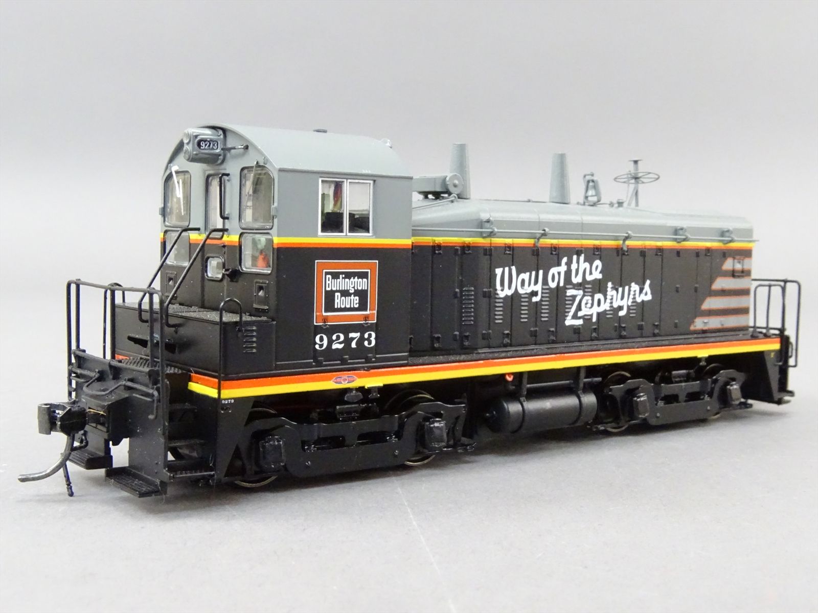 HO Plastic Model - Rapido 27510 EMD SW1200 CB&Q Burlington #9273 - F/P + DCC + Sound