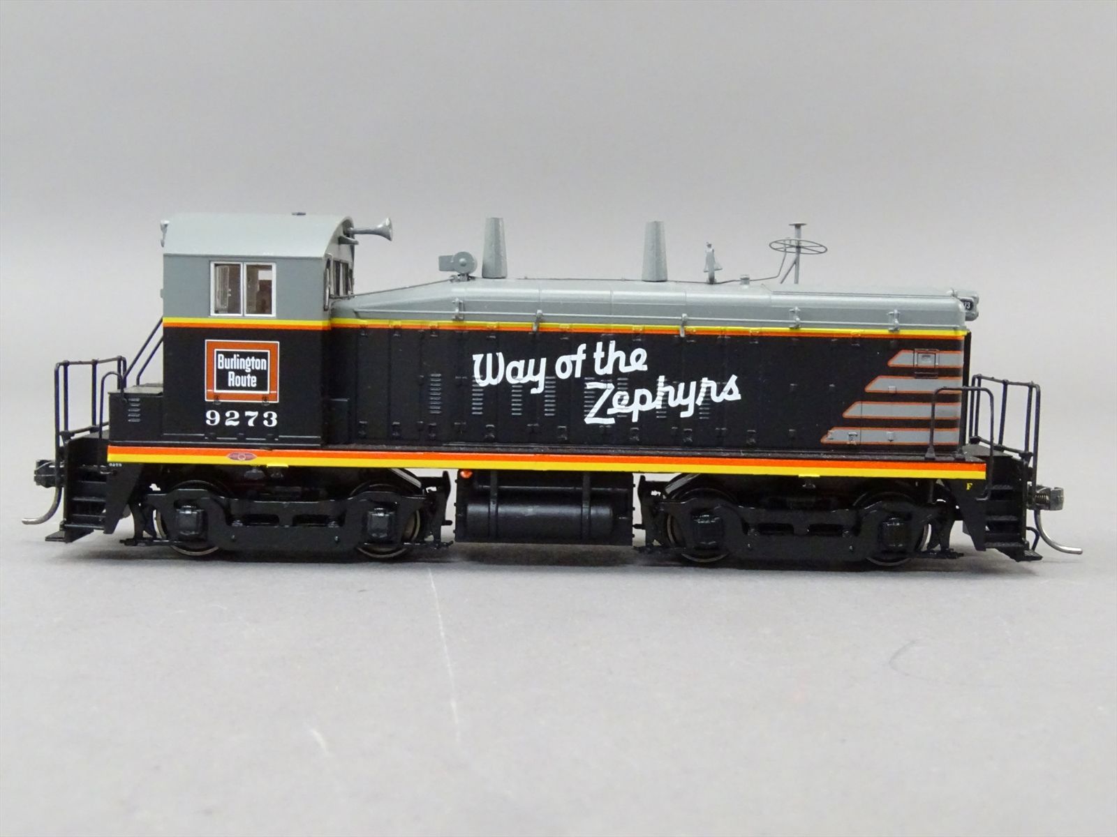 HO Plastic Model - Rapido 27510 EMD SW1200 CB&Q Burlington #9273 - F/P ...