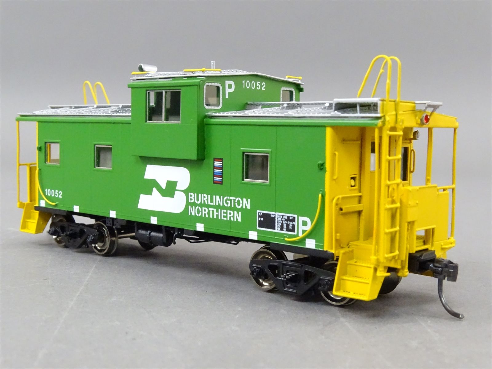 HO Brass Model - OMI 4243.2 BN Burlington Northern International W-V Wide Vision Caboose #10052 ...