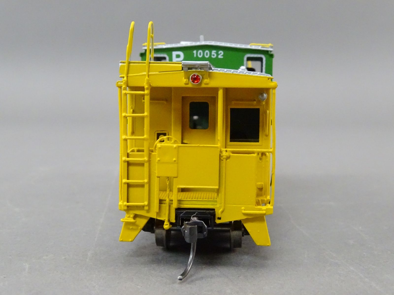 HO Brass Model - OMI 4243.2 BN Burlington Northern International W-V Wide Vision Caboose #10052 ...