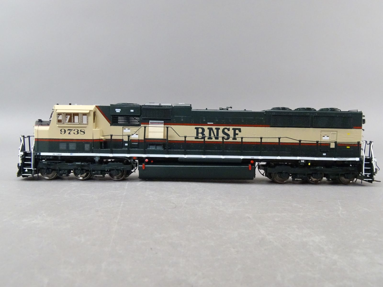 HO Brass Model - OMI 6610.1 BNSF Burlington Northern Santa Fe SD70MAC #9738 - F/P - 1996 Run - Ajin