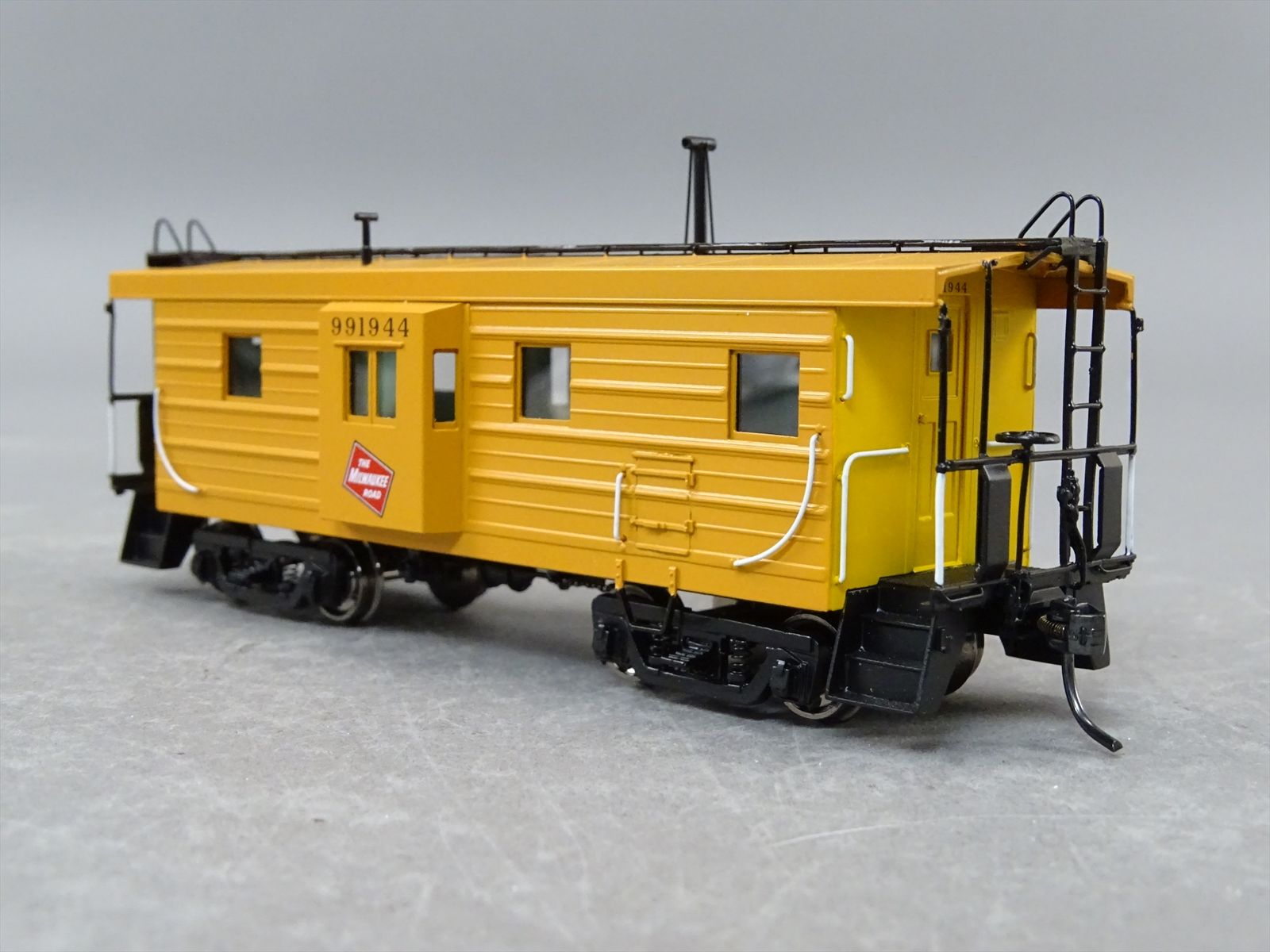 HO Brass Model - OMI 087030007.2 Milwaukke Ribbed Side Caboose #991944 ...
