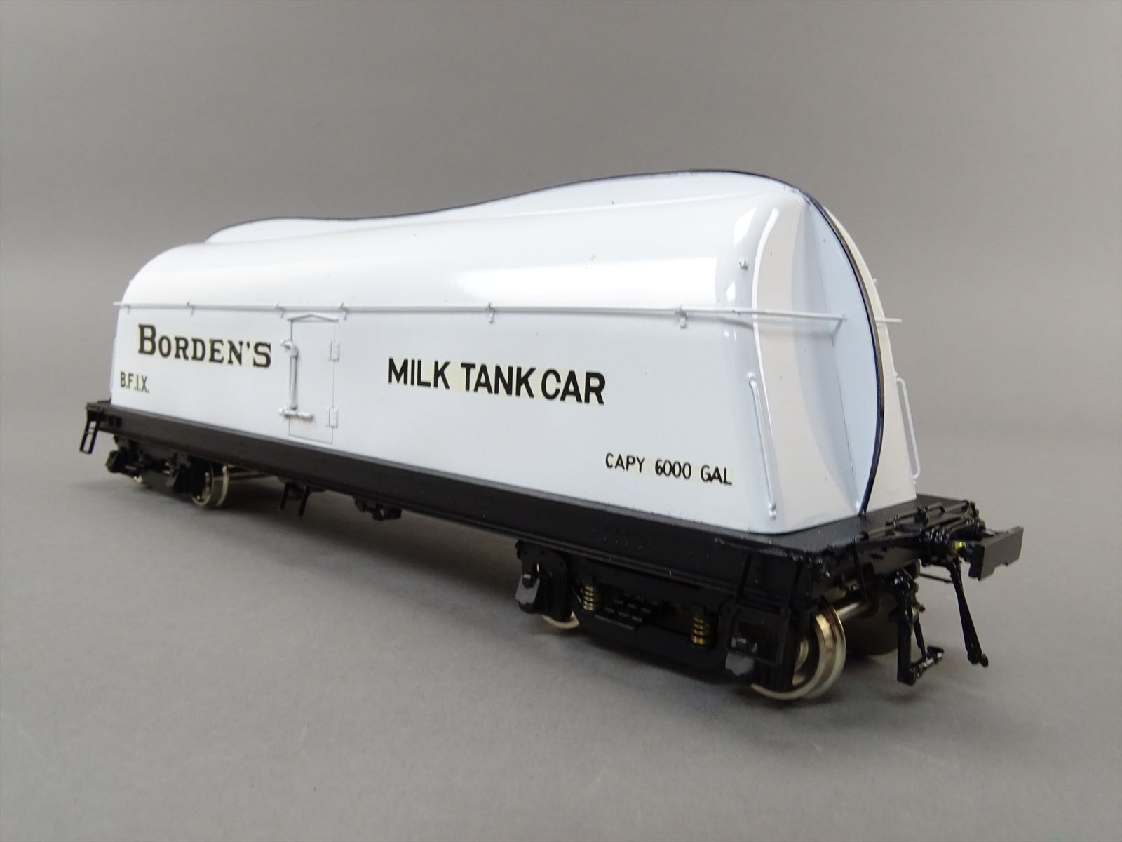 O Brass Model - PSC 16047-1 BFIX Borden's Streamlined Milk Tank Car End ...