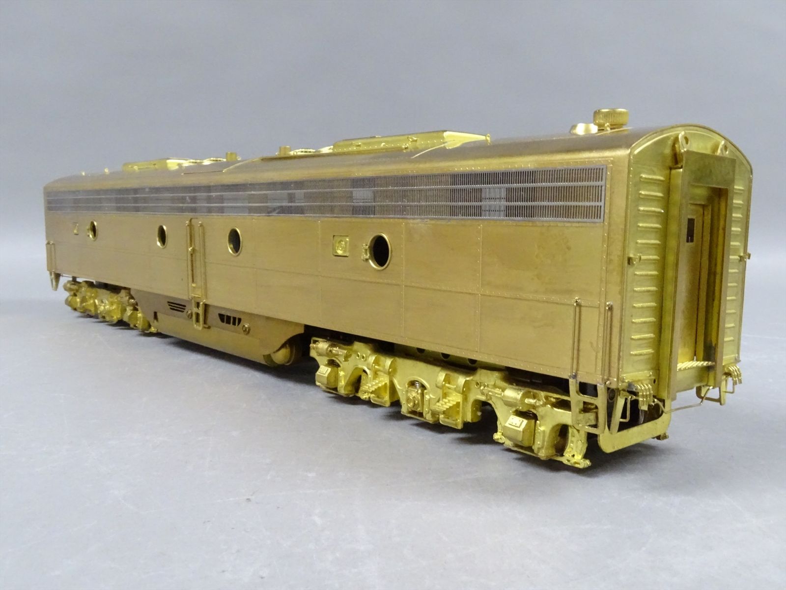 O Brass Model - OMI 0250 EMD E8/9 E8 E9 E8B E9B SINGLE B UNIT W/O ...