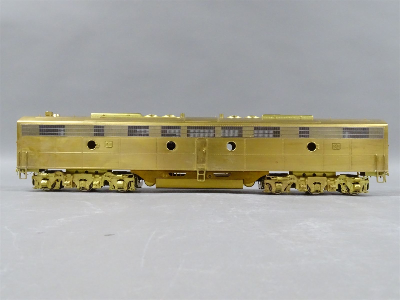 O Brass Model - OMI 0250 EMD E8/9 E8 E9 E8B E9B SINGLE B UNIT W/O Dynamic Brakes - Unpainted ...