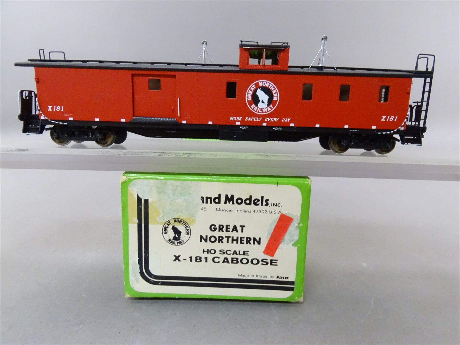 HO Brass Model - OMI 1109 GN Great Northern Long Caboose #X181 - Custom- 1980 Run - Ajin
