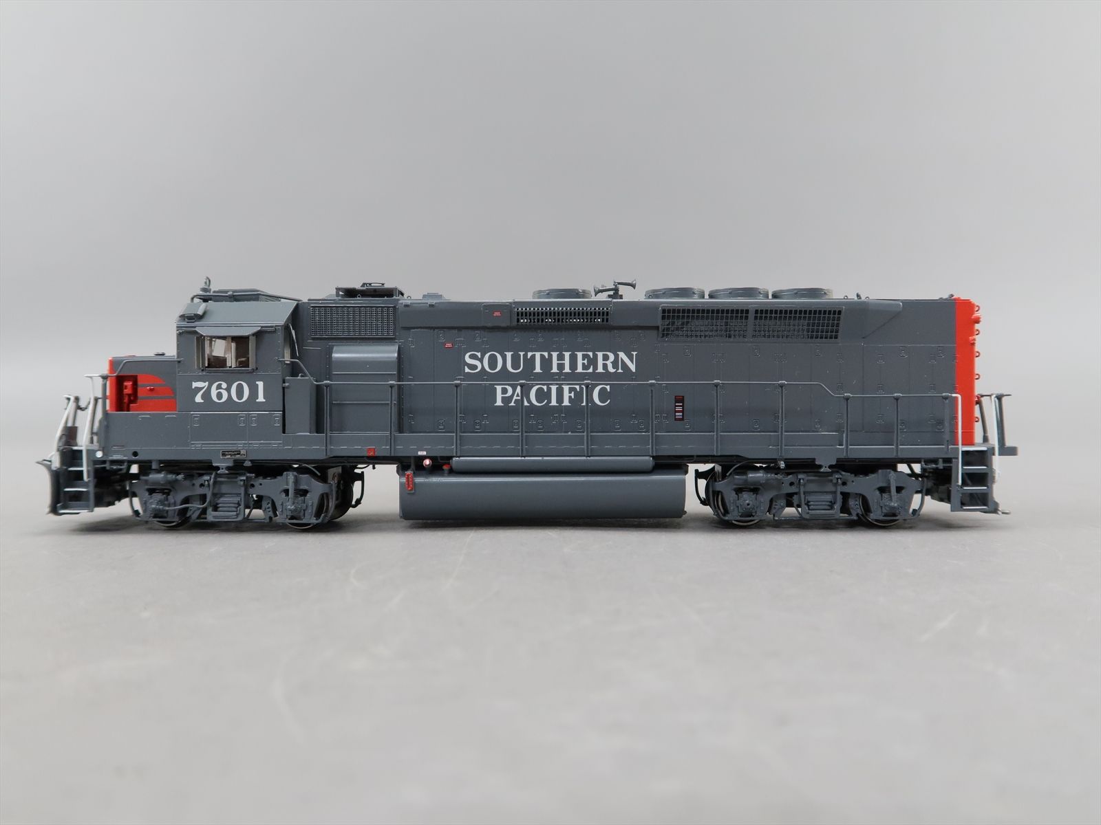 HO Brass Model - OMI 087010142.2 SP Southern Pacific GP40P-2 #7601 - F ...