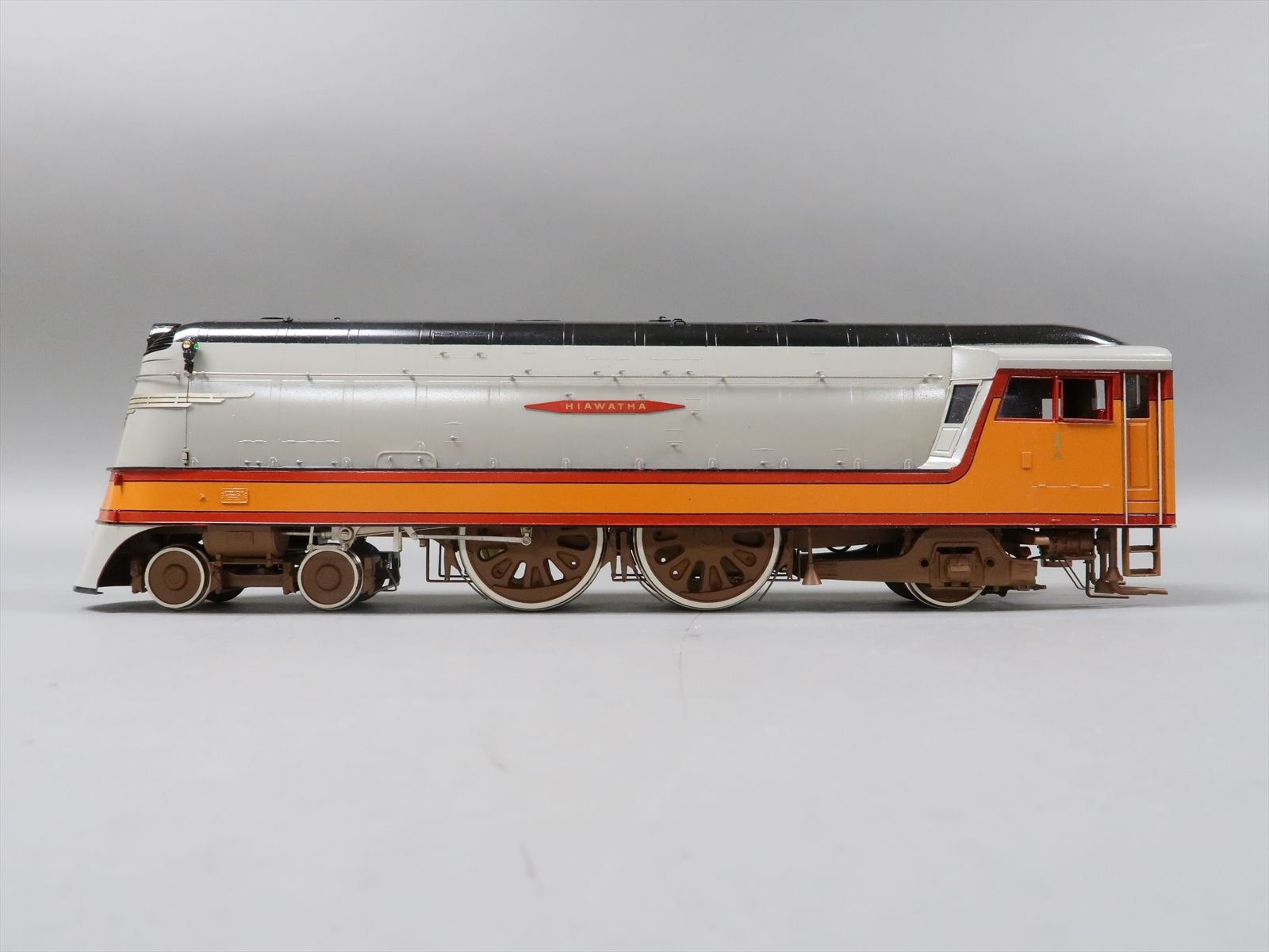 O Brass Model - OMI 0100 MILW Milwaukee Road 4-4-2 Hiawatha #1 - Custom - 1983 Run - Ajin